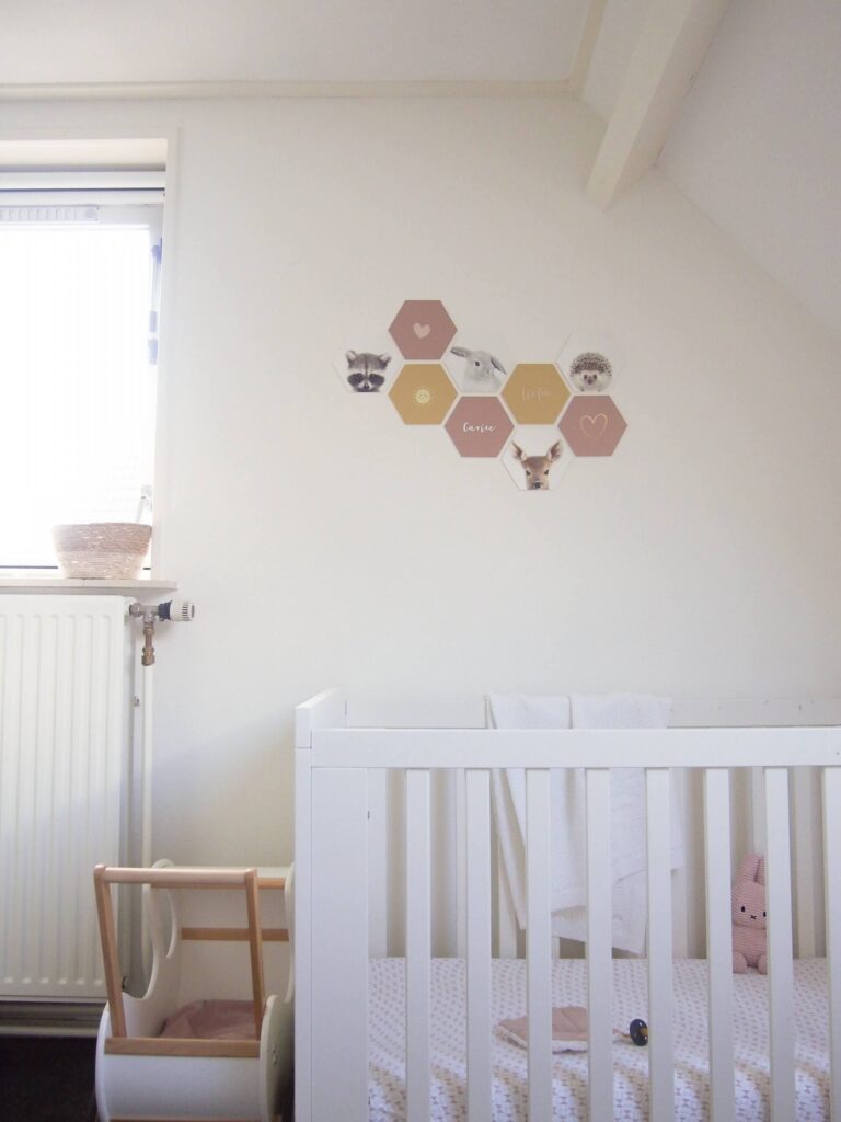 Hexagons aan de muur in de kinderkamer - ps. Cheryl